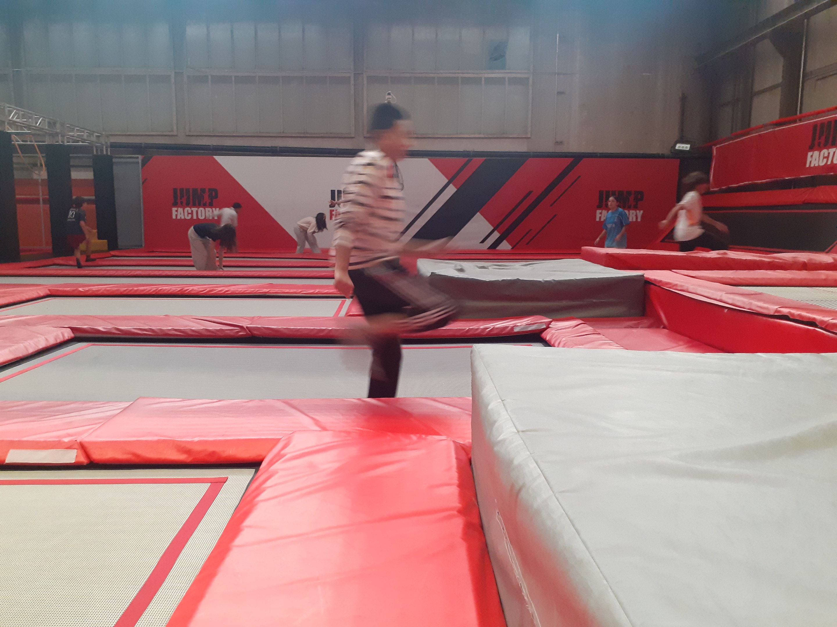 Jump Factory und Laguna — Sekundarschule Theobald Baerwart