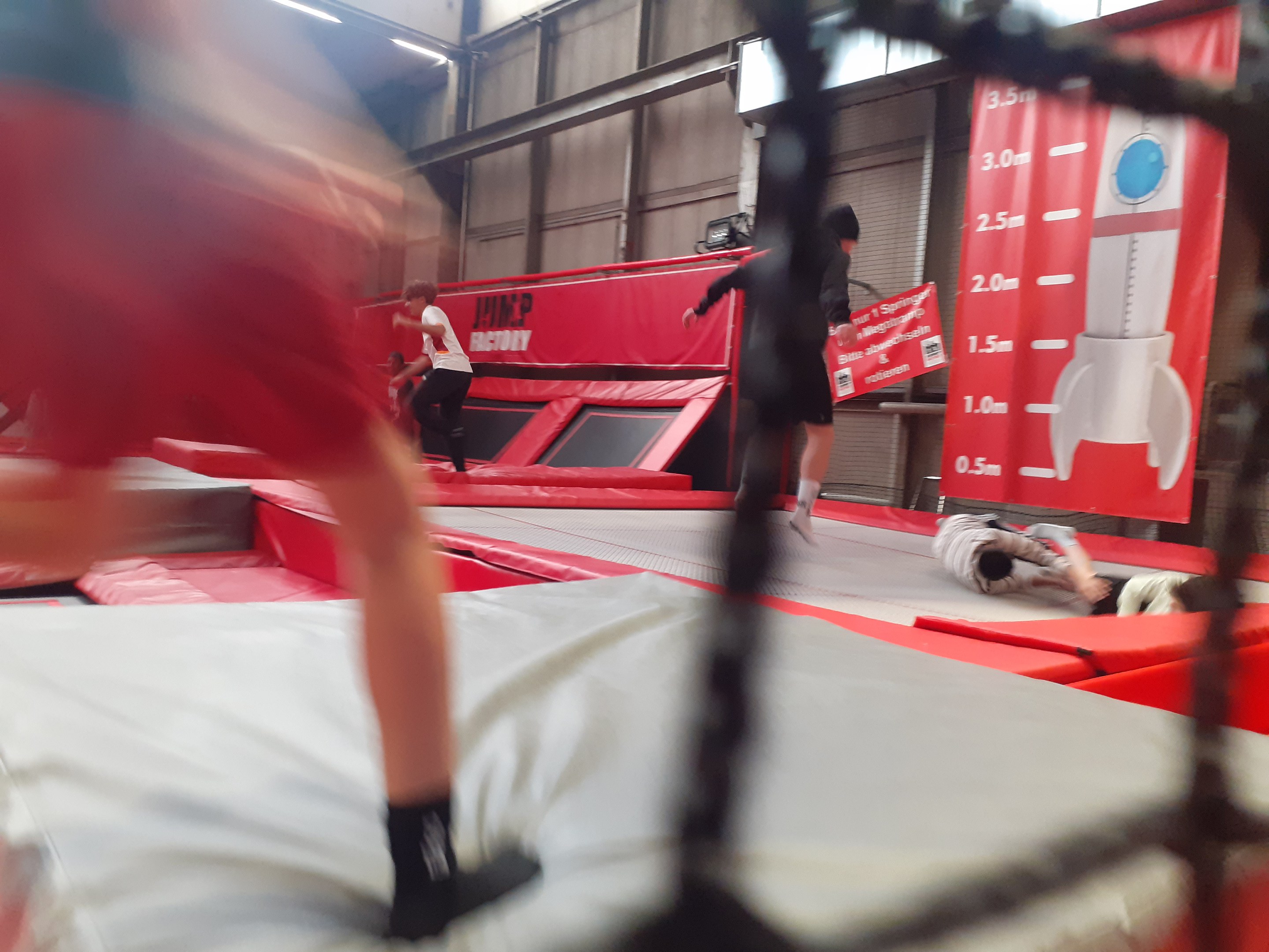 Jump Factory und Laguna — Sekundarschule Theobald Baerwart