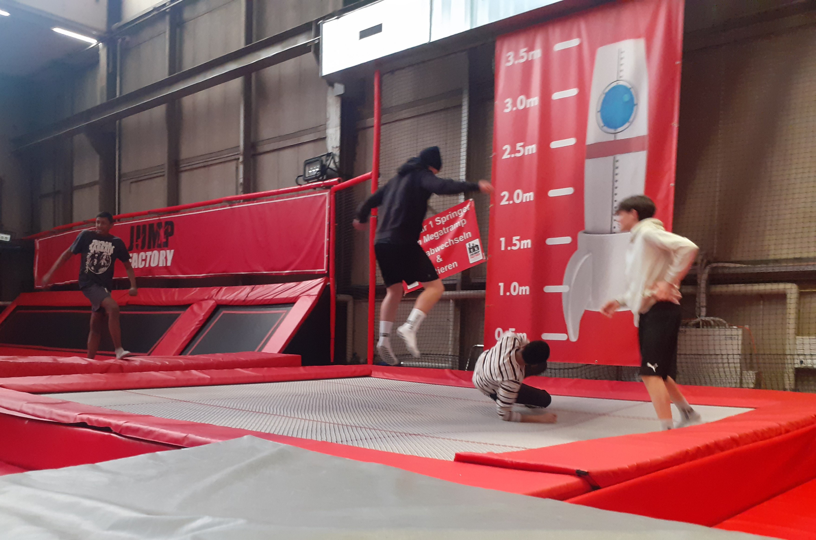 Jump Factory und Laguna — Sekundarschule Theobald Baerwart